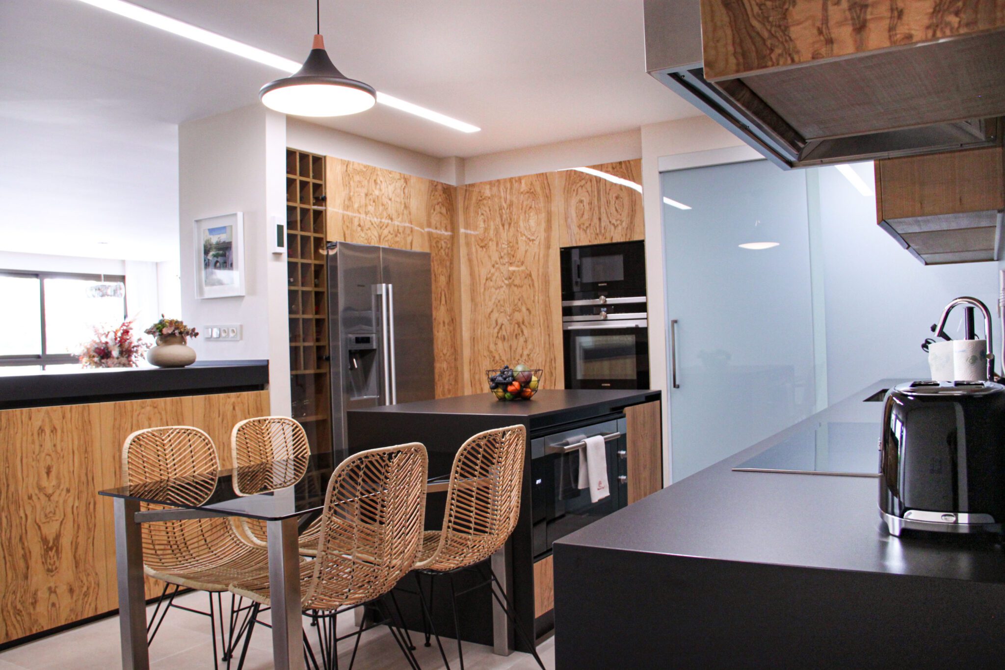 Interior Design, modern kitchen, Natural Venneers application ...